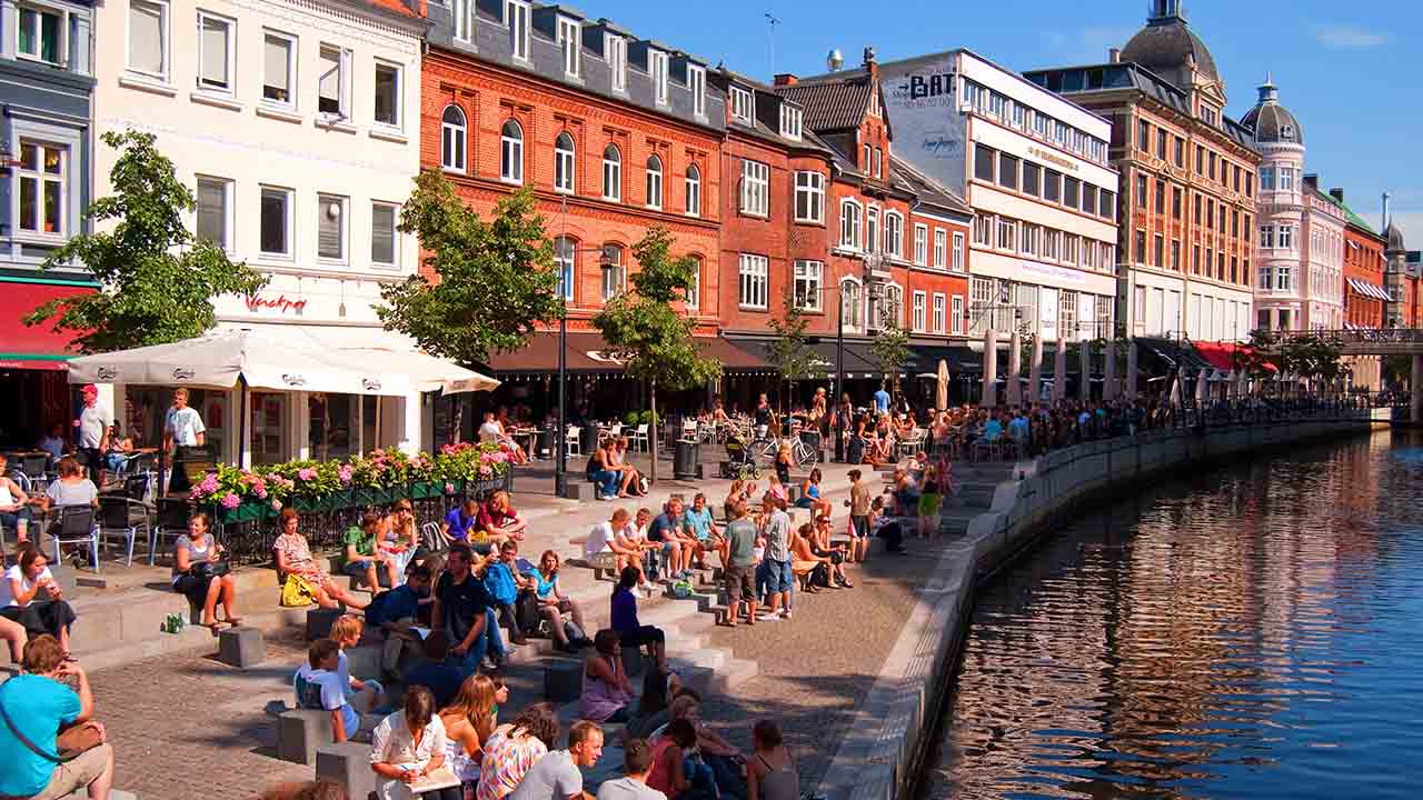 - Rude Strand Højskole